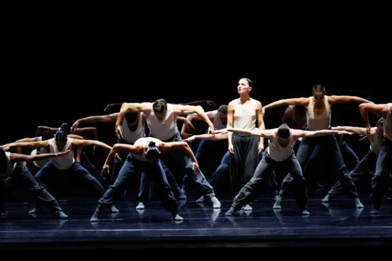 Figures in Extinction – theatrereviews.design